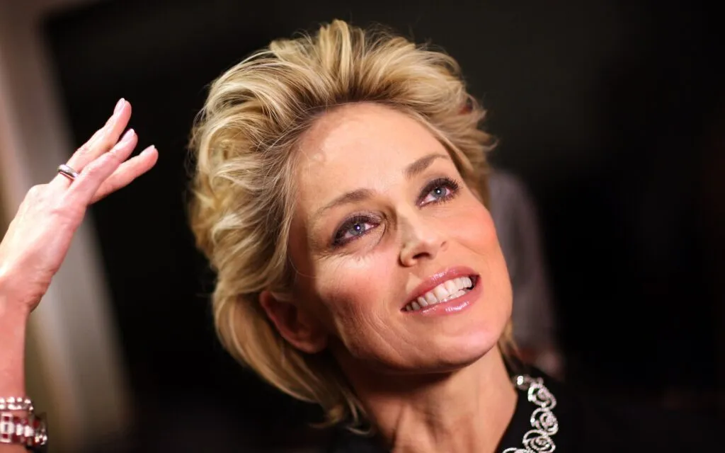 Sharon Stone ve Lily Gladstone, "In Memoriam" kadrosunda!